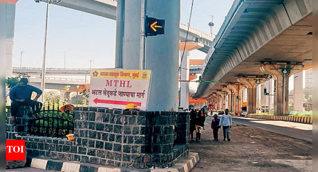 MTHL Turns: Signage confusion: Cars miss MTHL turns - Mumbai Traffic ...