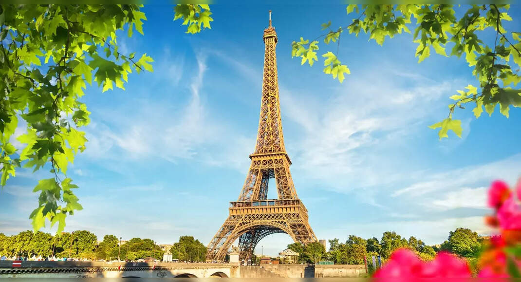 Paris: Eiffel Tower shuts down for visitors amid protest | TimesTravel
