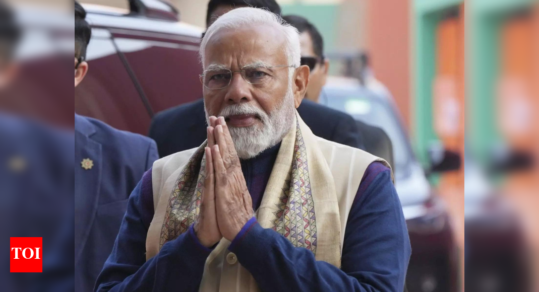 PM Modi seeks support of women to make 1 crore 'lakhpati didis' | India ...