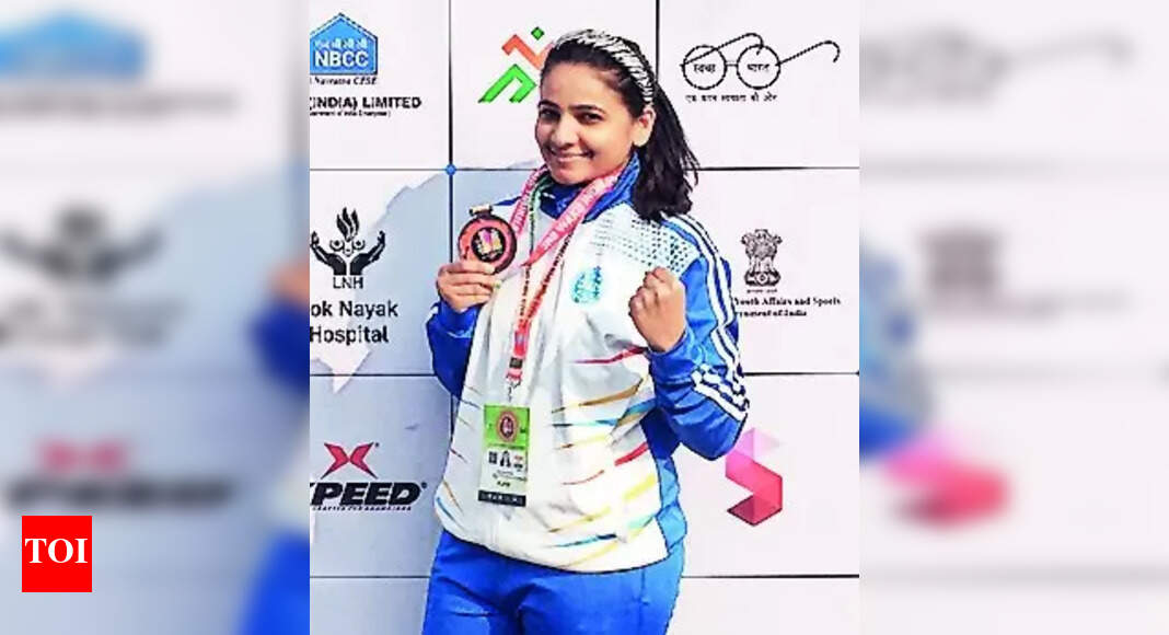 Guj Kickboxer Manisha: Guj kickboxer Manisha wins silver in Delhi meet ...