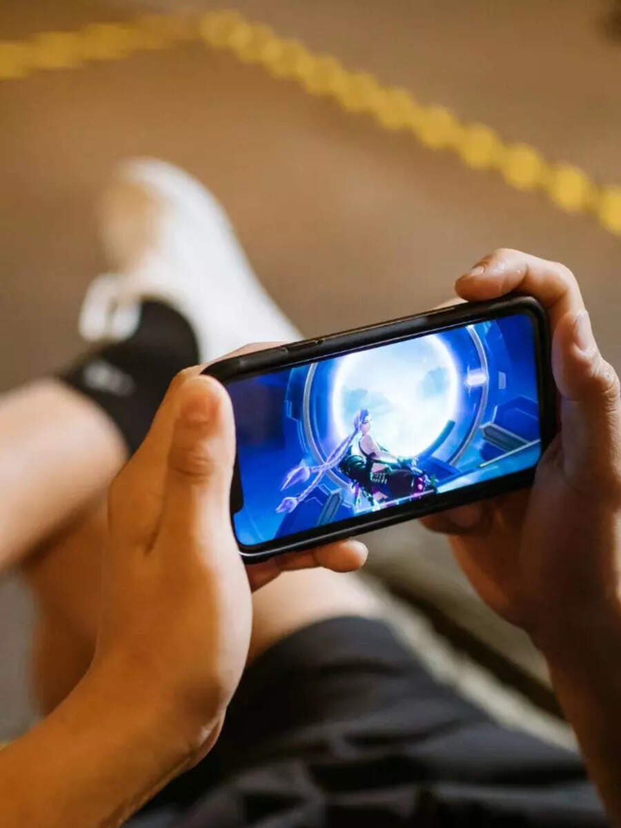 5 Best Gaming Smartphones In 2024: rog 8 pro, iPhone 15 pro, redmagic 9 pro, black shark 5 ...