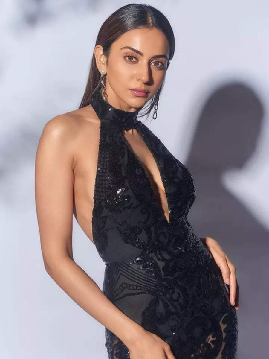 Rakul Preet Singh embodies her diva essence in a bodycon outfit | Times of India