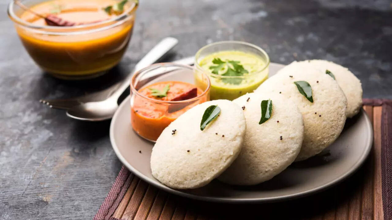 Learn How to Remove Sticky Idlis with These Simple Tips