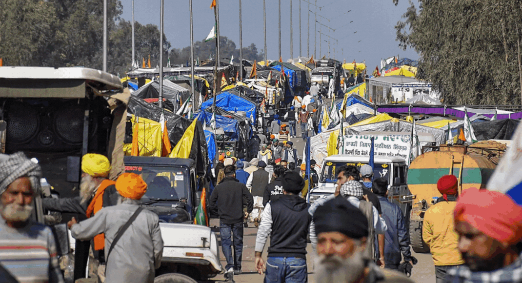 Farmers Protest: Haryana police fire tear gas shells at protesting ...
