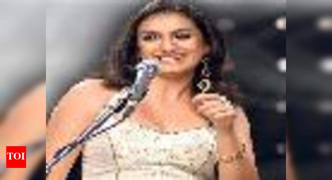 Akriti feasts on biryani | Hindi Movie News - Times of India