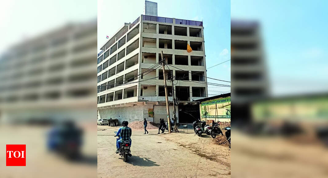 7-Storey Building: 7-storey building in Gurgaon sealed by MCG for ...