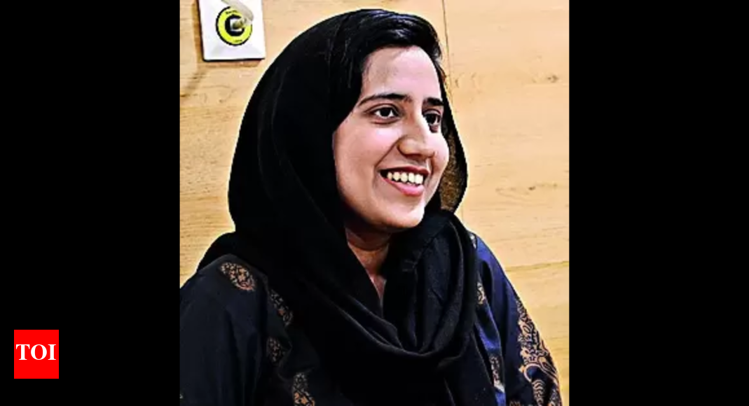 Pakistan: Hope regained: Pakistan doc walks again after life-changing ...