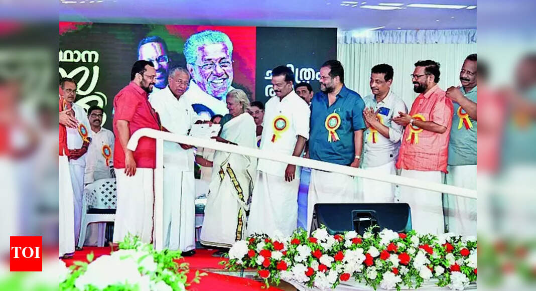 Kerala to Become Landless State: CM Inaugurates Title Deed Distribution ...