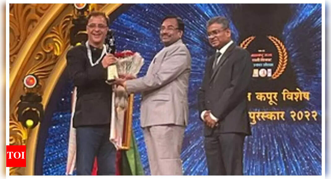 JP Dutta, Vidhu Vinod Chopra feted with prestigious Raj Kapoor Awards ...