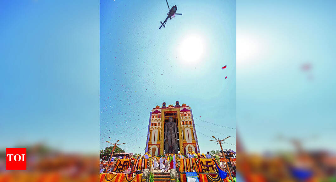 Mahamastakabhisheka: Flowers Showered on Lord Bahubali from Helicopter ...