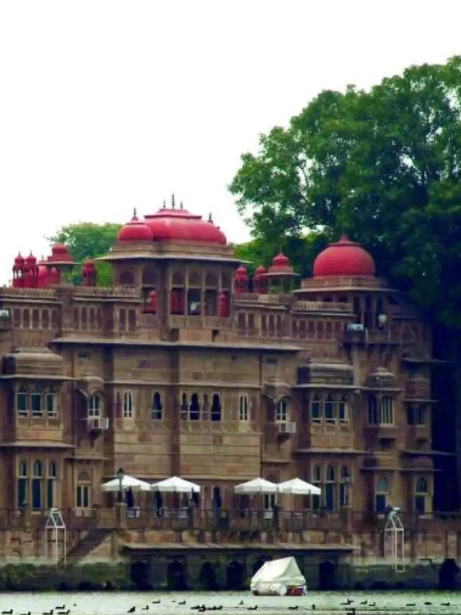 Bhangarh Fort To Jal Mahal And More: Top 10 Haunted Places In Rajasthan ...