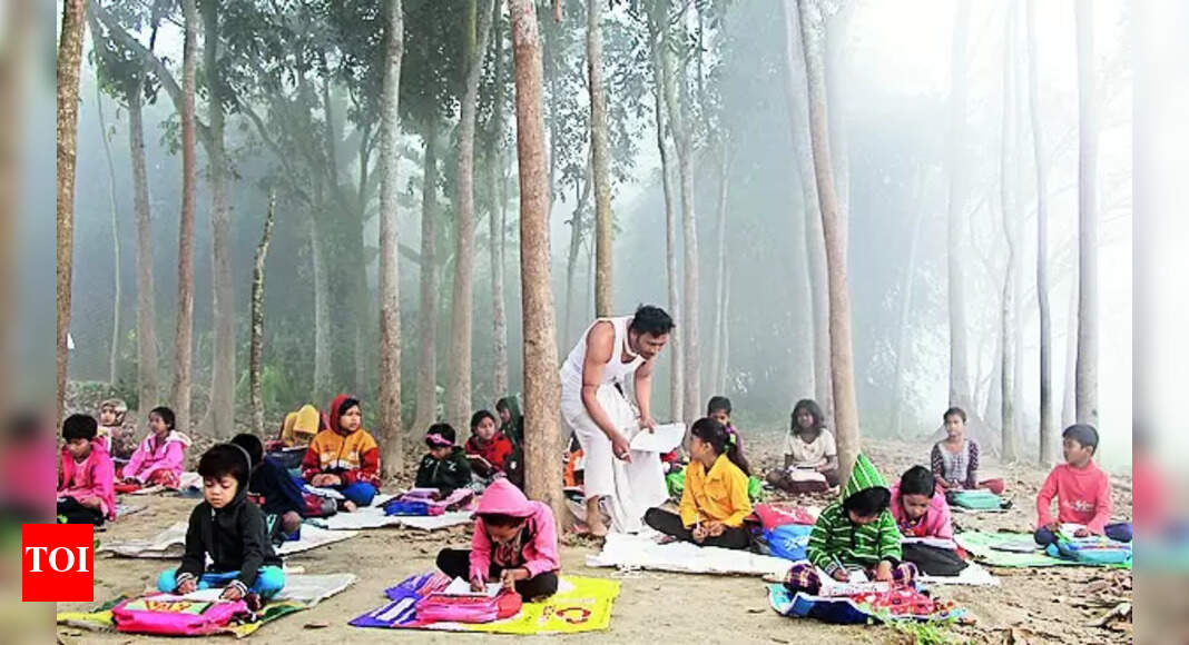 Ek Takar Pathshala: Ek Takar Pathshala: Fishermen’s Kids Study, Sing ...