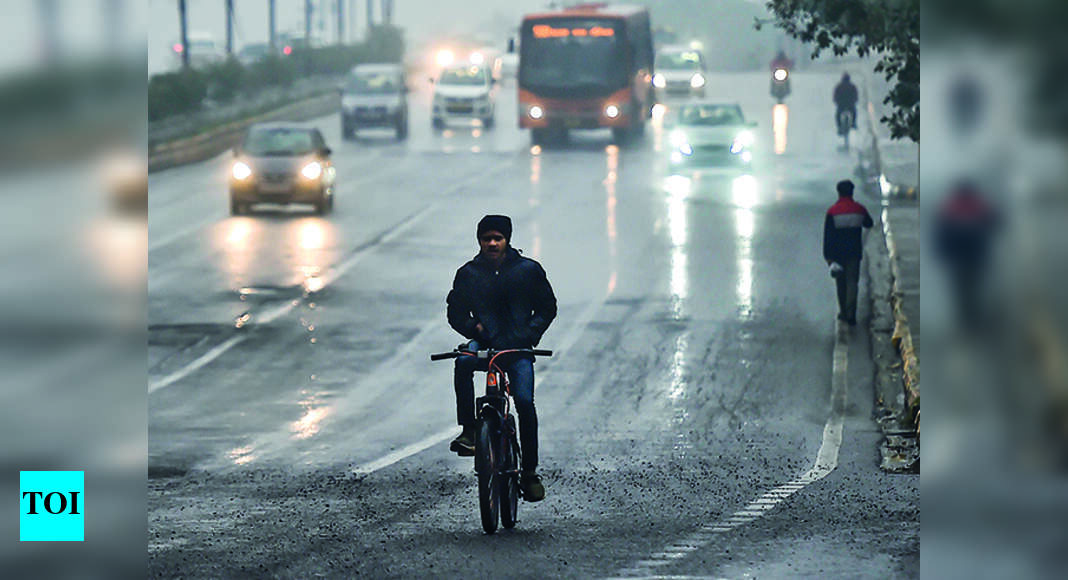 Light Rain Forecast in Delhi, Below Normal Temps Expected | Delhi News ...