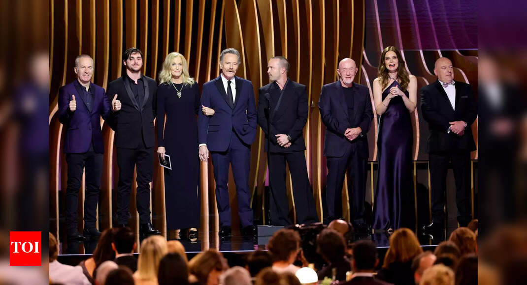 Breaking Bad Cast Reunites in F-Bomb-Laden SAG Awards Presentation ...
