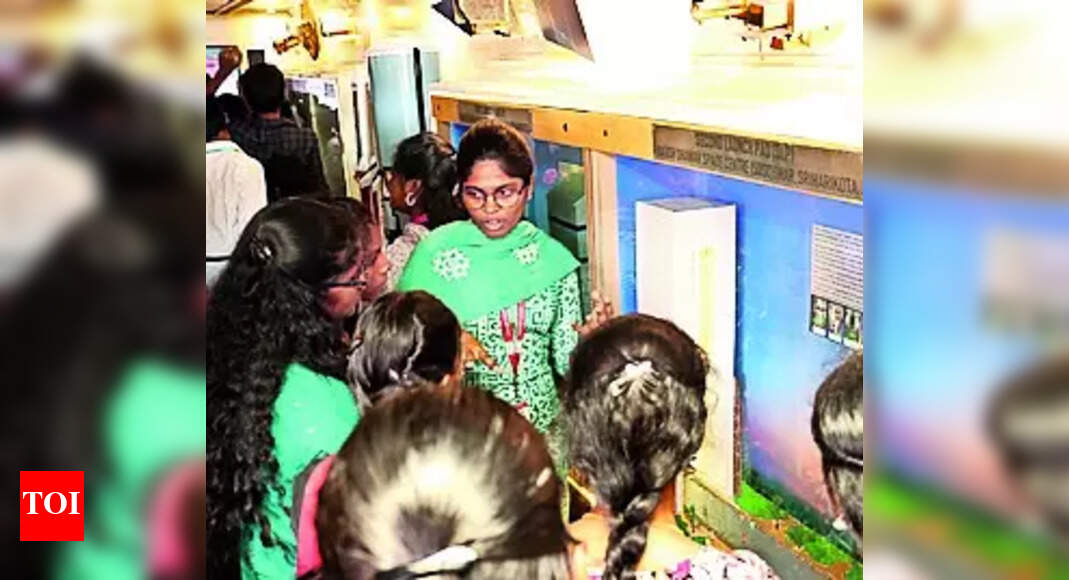 ISRO: Inquisitive students make the most of Isro’s ‘Space on Wheels ...