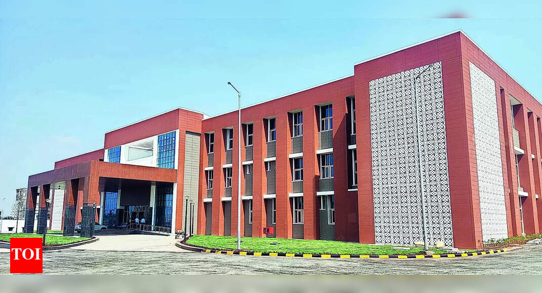 PM Opens Multi-Speciality ESIC Hospital: PM opens multi-speciality ESIC ...