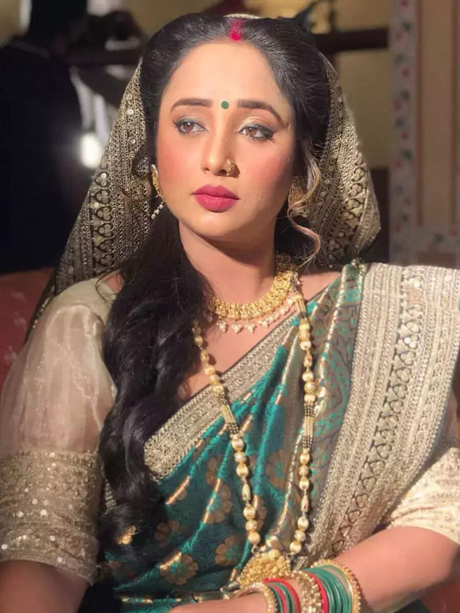 Rani Chatterjee exudes allure in traditional attire | Times of India
