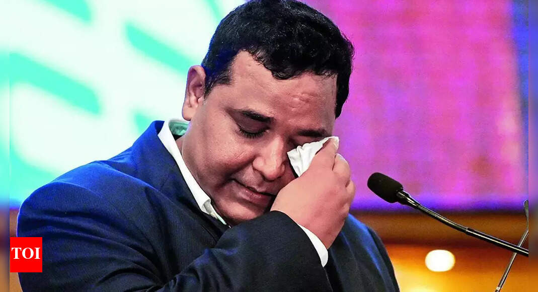 Vijay Shekhar Sharma steps down as Paytm Bank's chairman - Times of India
