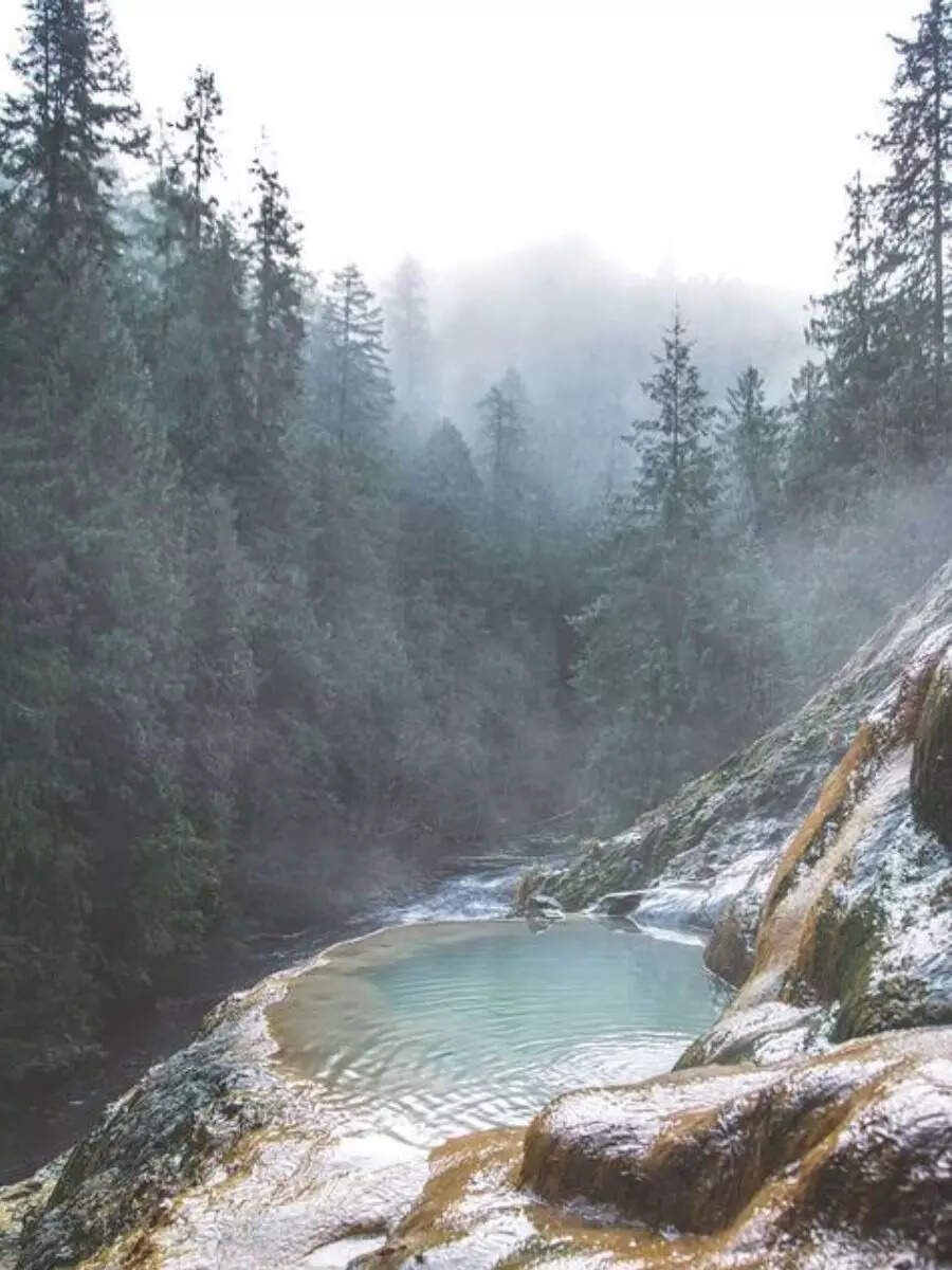 9 Most Beautiful Hot Springs Around the World | Zoom TV