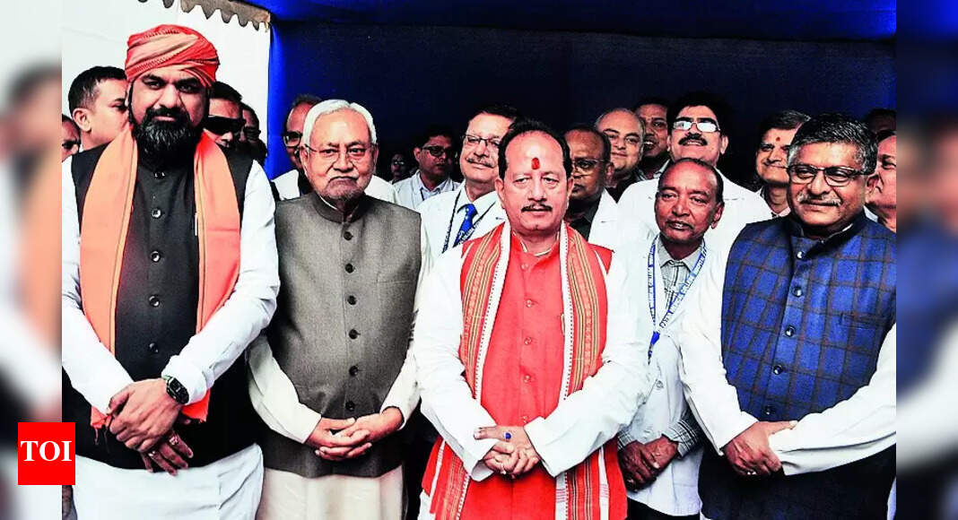 Nitish opens new PMCH building - Patna Medical College Hospital (PMCH ...