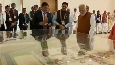 PM Modi inaugurates Amul's largest milk processing unit in varanasi ...