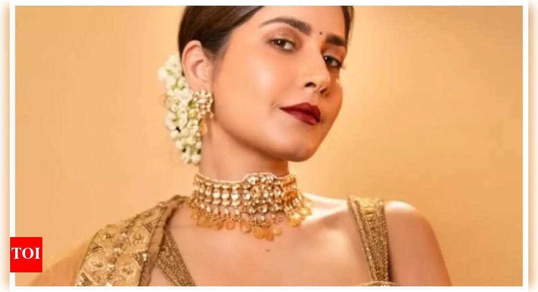 Raashii Khanna stuns in ethnic attire as she promotes 'Yodha' in ...