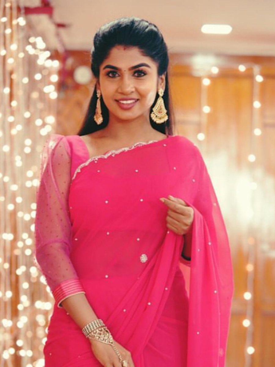Stunning looks of TV actress Sivanyaa | Times of India