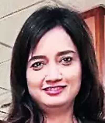 Captain Singh: Captain Shweta Singh Becomes First Woman CFOI in DGCA ...