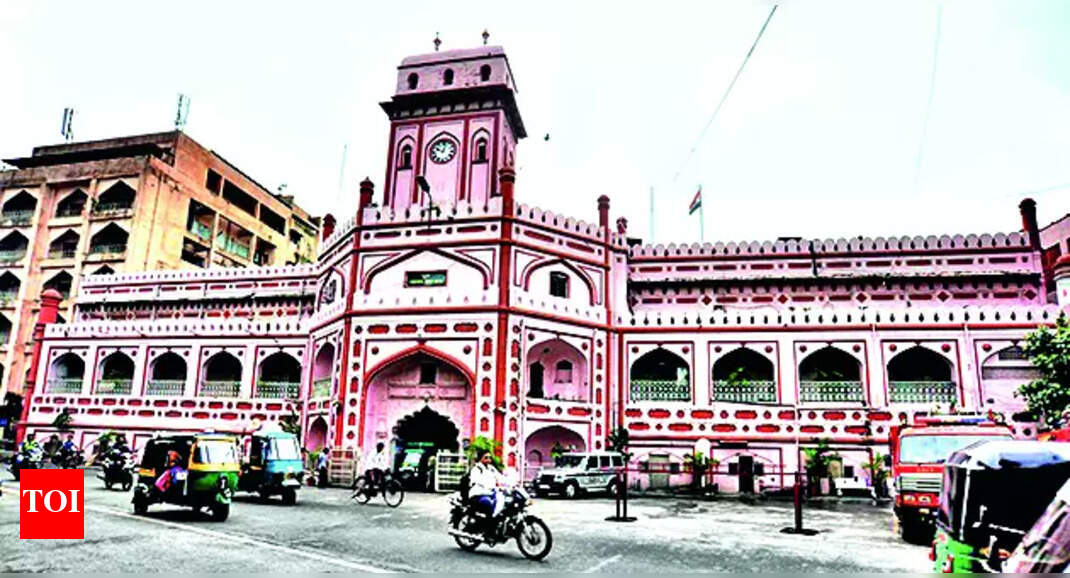 Bus Shelters: Surat Municipal Corporation Development Projects: New Bus ...
