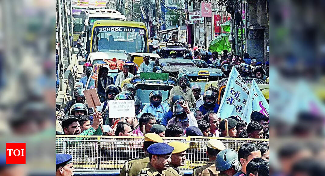 Protest March Disrupts Traffic: Protest march disrupts traffic in Patna ...