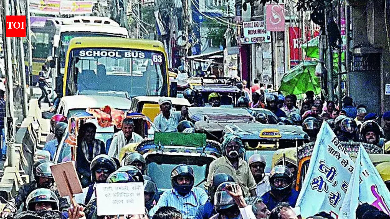 Protest march disrupts traffic in Patna for 2 hours - News Article ...
