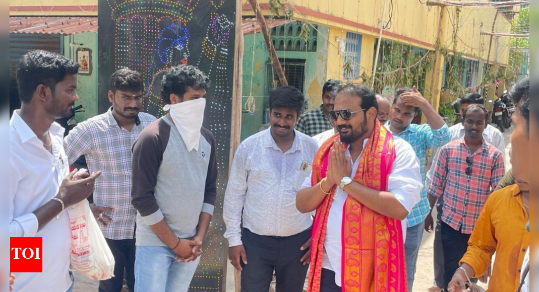 Dollars Divakar Reddy sets up 'Maarpu' banners even as TDP scouts for a ...