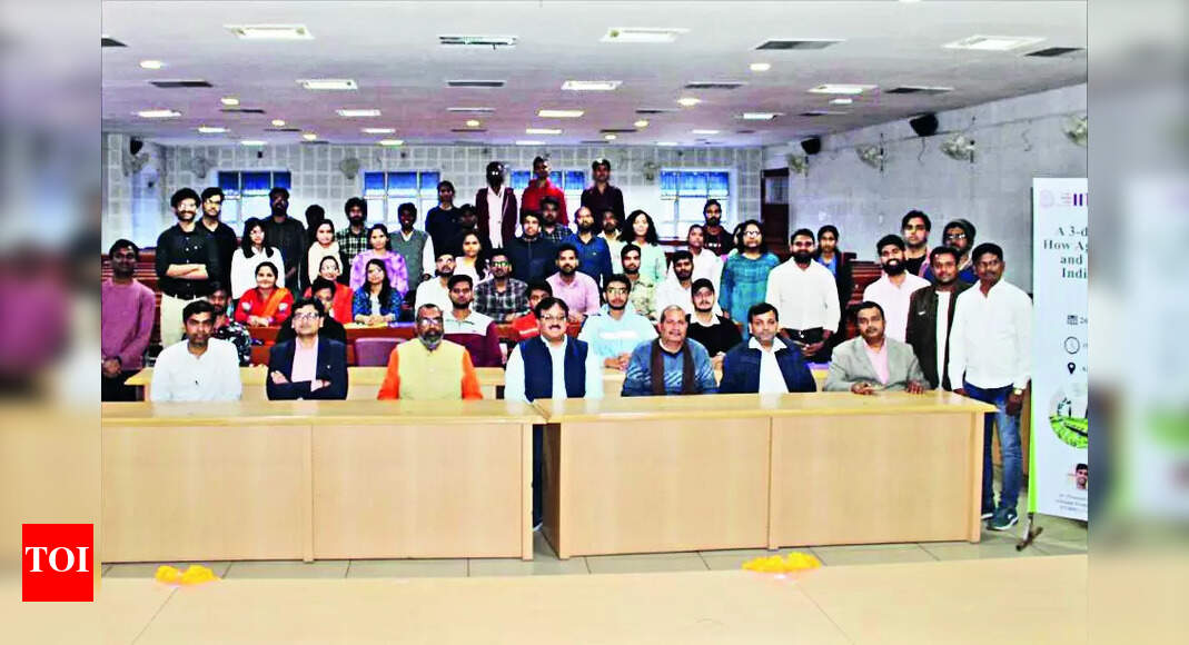 Intelligent Farming: Tech, agri and banking experts discuss intelligent farming | Varanasi News ...