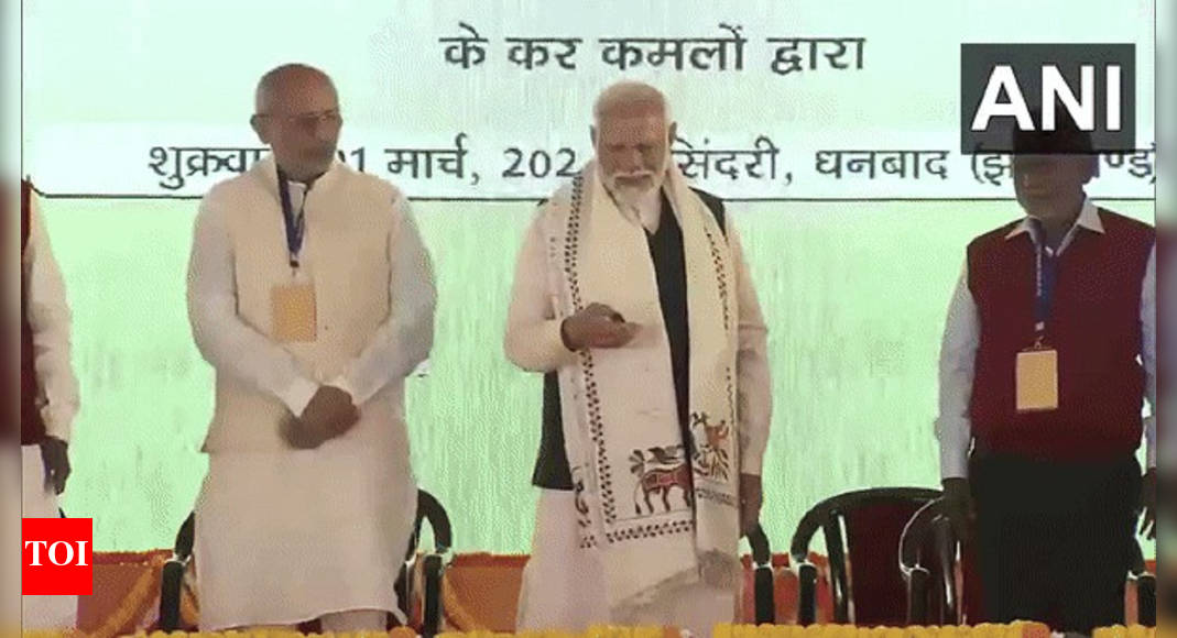 PM Narendra Modi inaugurates projects worth Rs 35,700 crore in ...