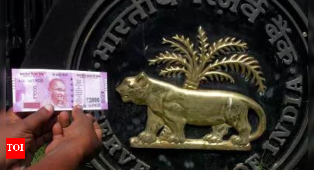 Total value of Rs 2000 banknotes in circulation declined to Rs 8470 ...