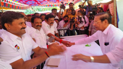 Arun Nehru applies to be DMK candidate in Perambalur Lok Sabha election ...