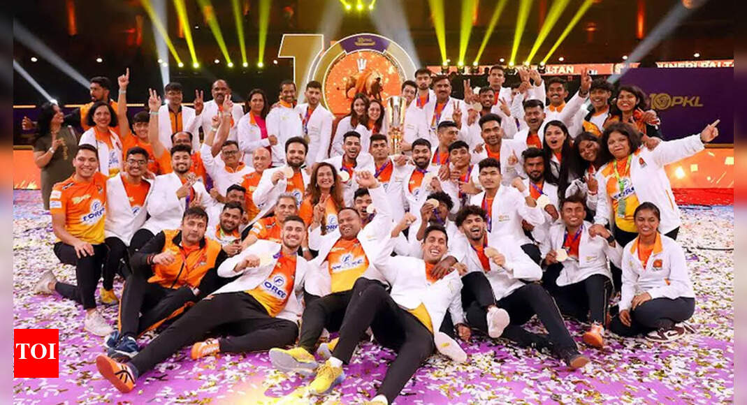 Sensational Puneri Paltan outplay Haryana Steelers to lift their first ...