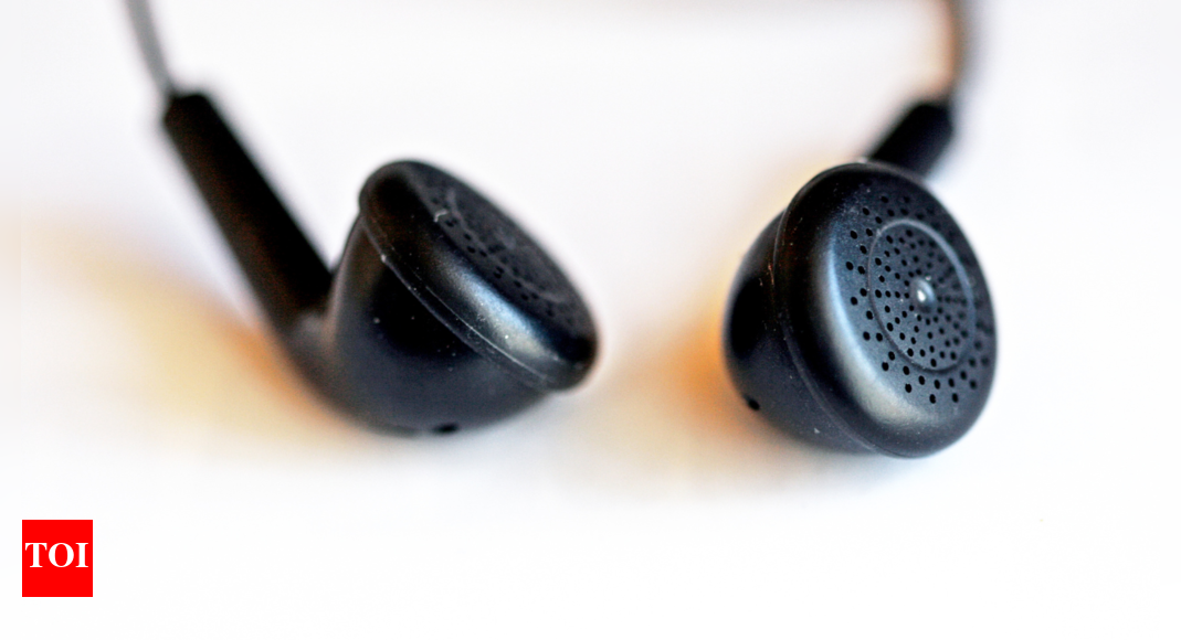 Can using dirty earphones impact your hearing ability? | - Times of India