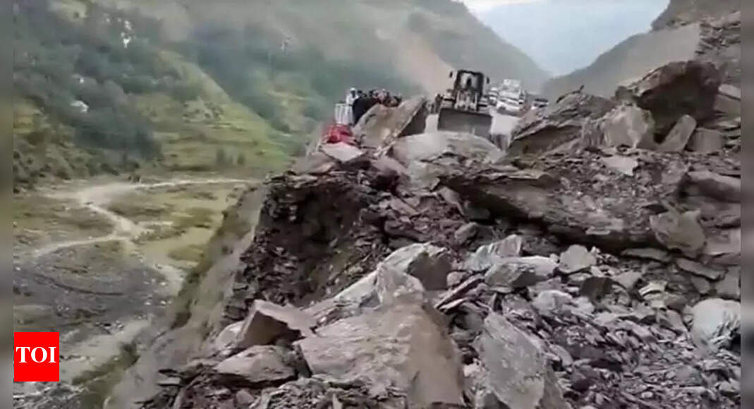 Jammu-Srinagar highway blocked due to multiple landslides | Jammu News - Times of India