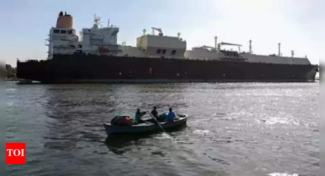 Ship Attacked by Yemen's Houthi Rebels Sinks in Red Sea | World News ...