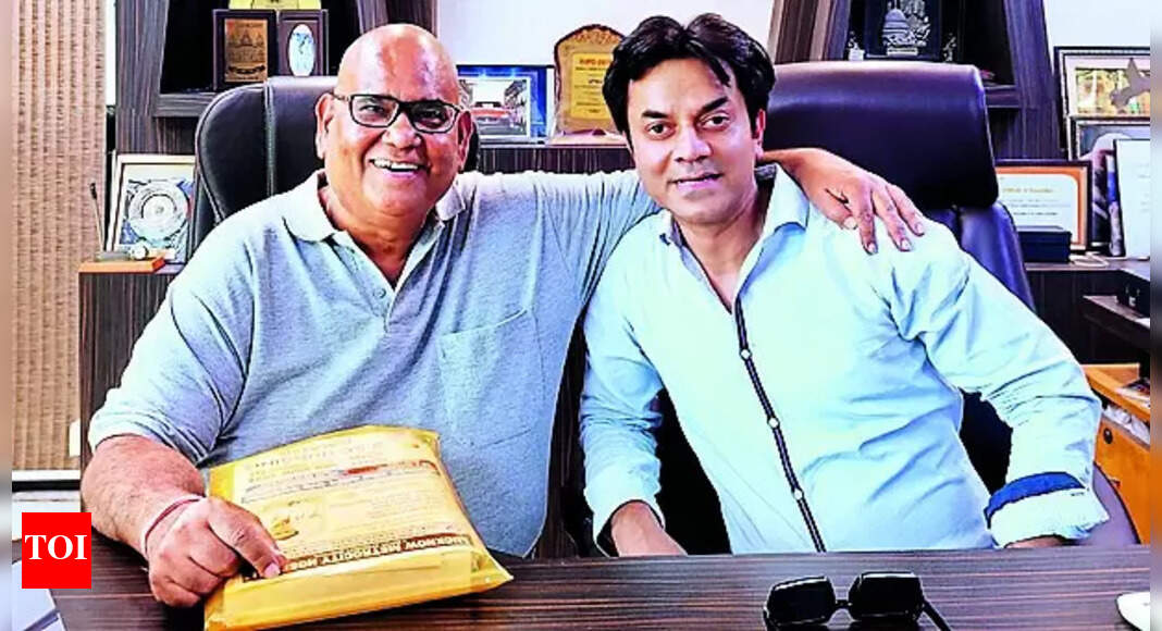City doc who acted in Kaushik’s last film shares fond memories | Kaagaz ...
