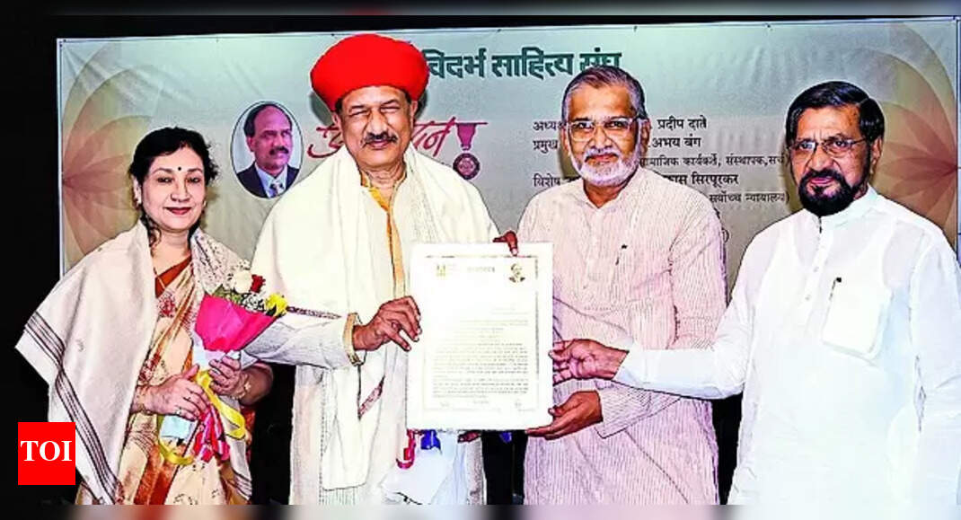 Dr Chandrasekhar Meshram: Dr Chandrasekhar Meshram Felicitated for ...