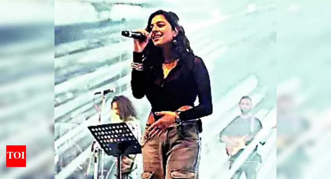 IIMV: IIMV Campus Comes Alive with 2-Day Cultural Fest | Indian ...