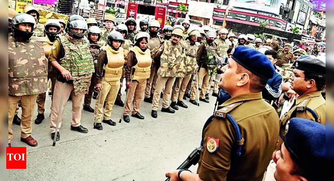 Cops: Cops conduct anti-riot mock drill in city Prayagraj ahead of ...