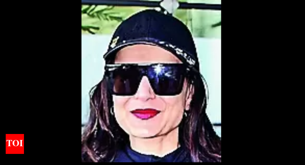 Ameesha Patel: Ameesha Patel fails to appear in cheating case | Ranchi Court | Ranchi News ...