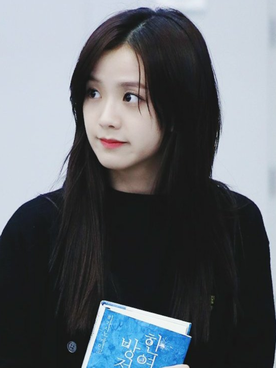 9 Must-Read Books Recommended By Blackpink's Jisoo | Times Now
