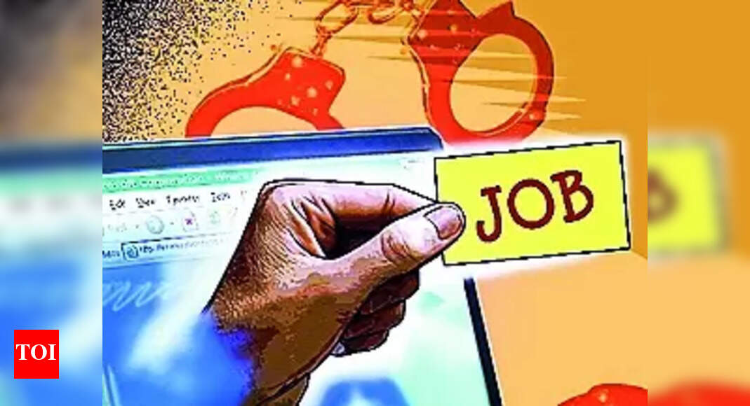 Gang Duping Youths: Gang duping youths with job lure busted, 2 from UP ...