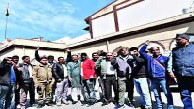 DMC Row: DMC Row: Sanitation Work in Doon Hit | Dehradun News - Times ...