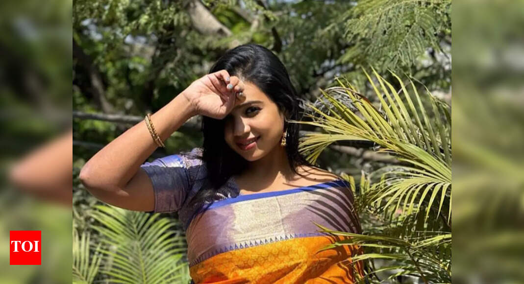 Sreenidhi Sudarshan looks traditional in a Kanchipuram silk saree, fans ...