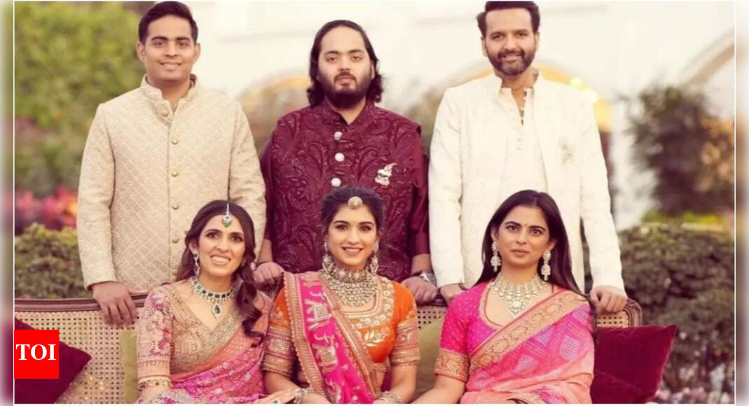 Anant Ambani-Radhika Merchant, Isha-Anand, Akash-Shloka look regal as ...
